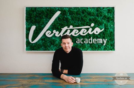 Peter Marek z Kaštieľa Pálffy: „Hosťom predávame najmä zážitok a to ...